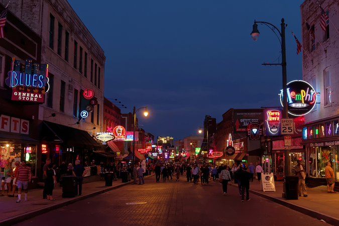 famous-beale-street-scene-at-night-the-best-of-memphis-nightlife | 5 ...